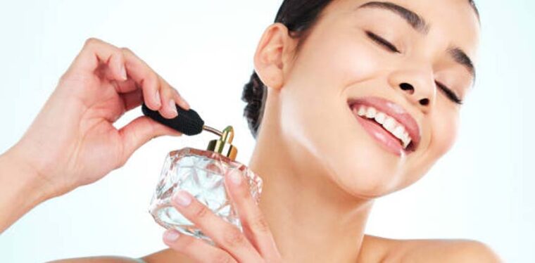 Los 5 mejores perfumes frescos de mujer para este verano | Blog Druni