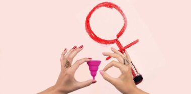 Cómo ponerse la copa menstrual correctamente. Ni te enterarás de que la ...