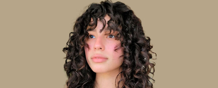 ¿Cómo llevar el pelo rizado corto con flequillo? | Blog Druni