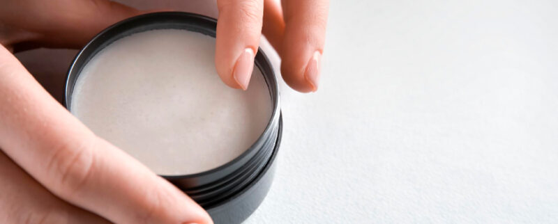 ¿Qué es el petrolatum y cómo puedes usarlo en tu rutina de belleza ...