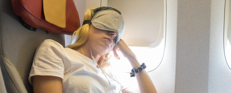Jet lag facial: qué es y cómo recuperar la luminosidad de tu piel ...